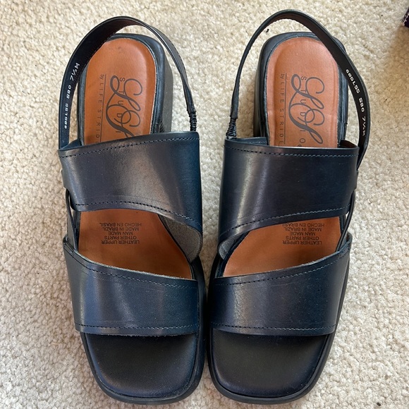 Life Stride | Shoes | Navy Life Stride Leather Sandals | Poshmark